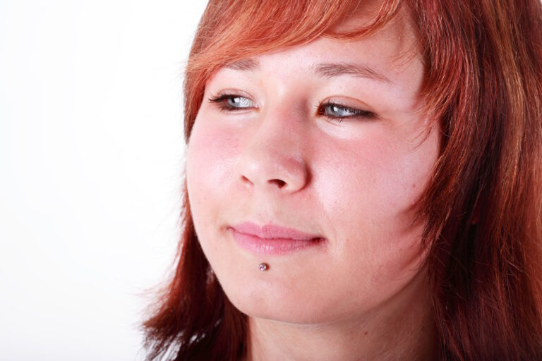 Labret Piercing Explained: Facets Of A Chic Face Piercing - Piercing Ya